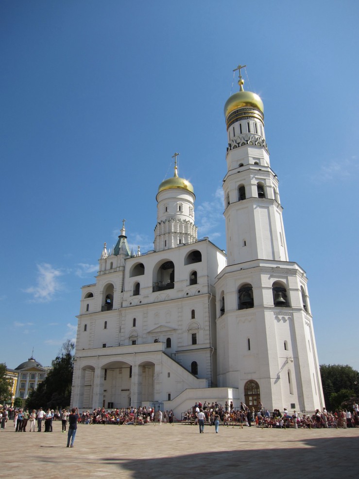 The “cathedrals” from the 15 th centuryin the Kremlin.
